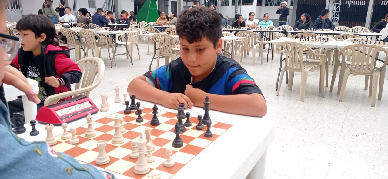 FABIAN DAVID VALENCIA: FIDE Online Arena