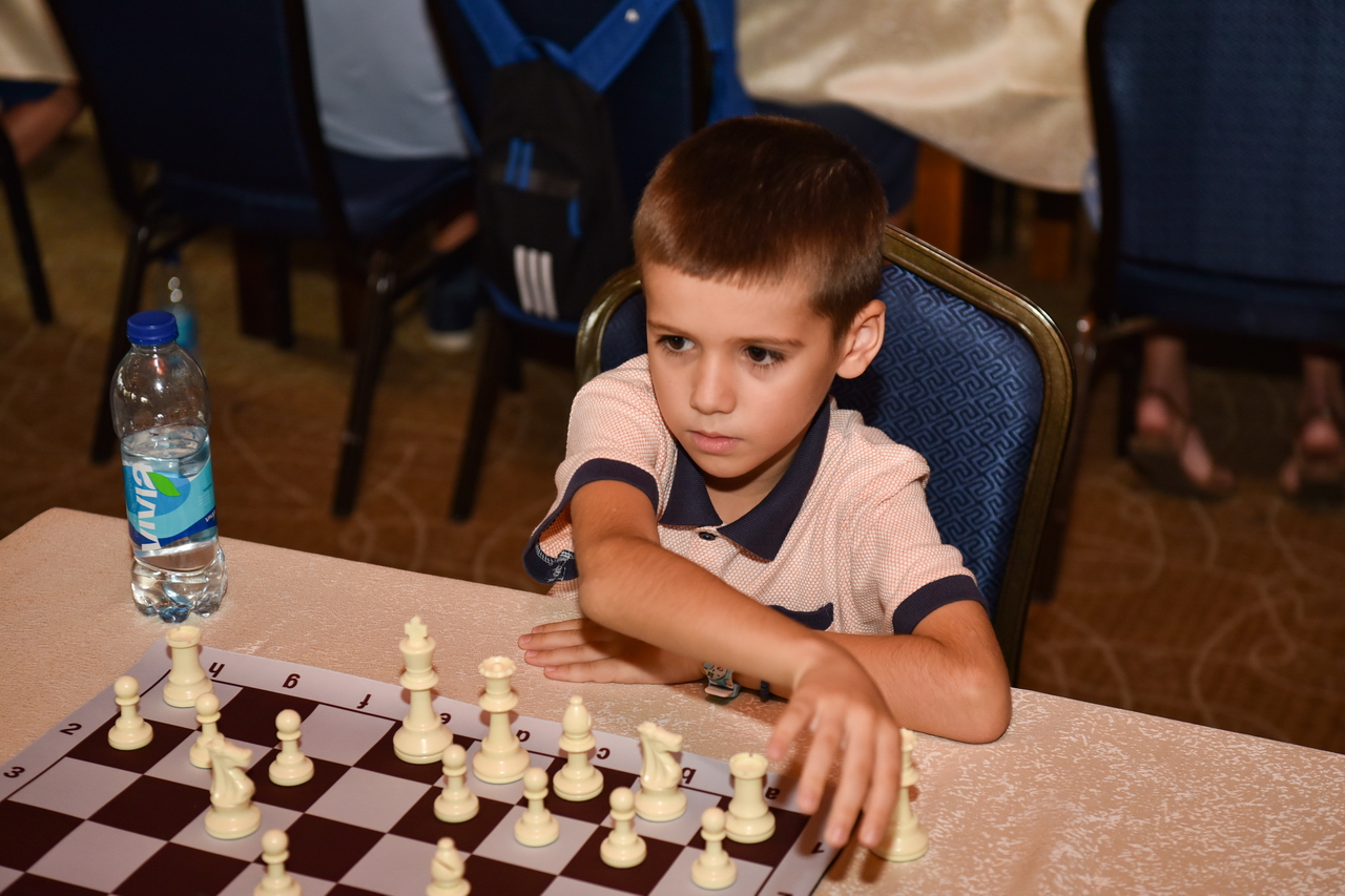 David M Peric / World Chess - Official FIDE Online Chess Gaming Platform